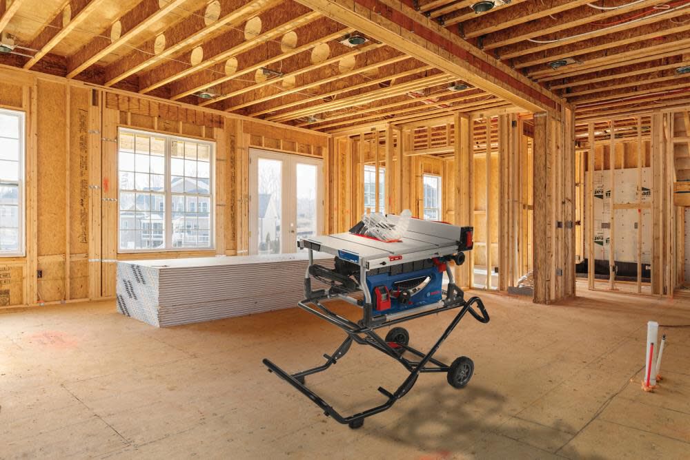 Bosch 10in Jobsite Table Saw with Gravity-Rise Wheeled Stand GTS15-10 ...