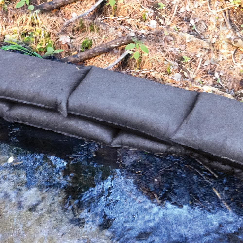 Quick Dam Grab and Go Flood Kit Includes 5-5 ft Flood Barriers and 10-2 ...