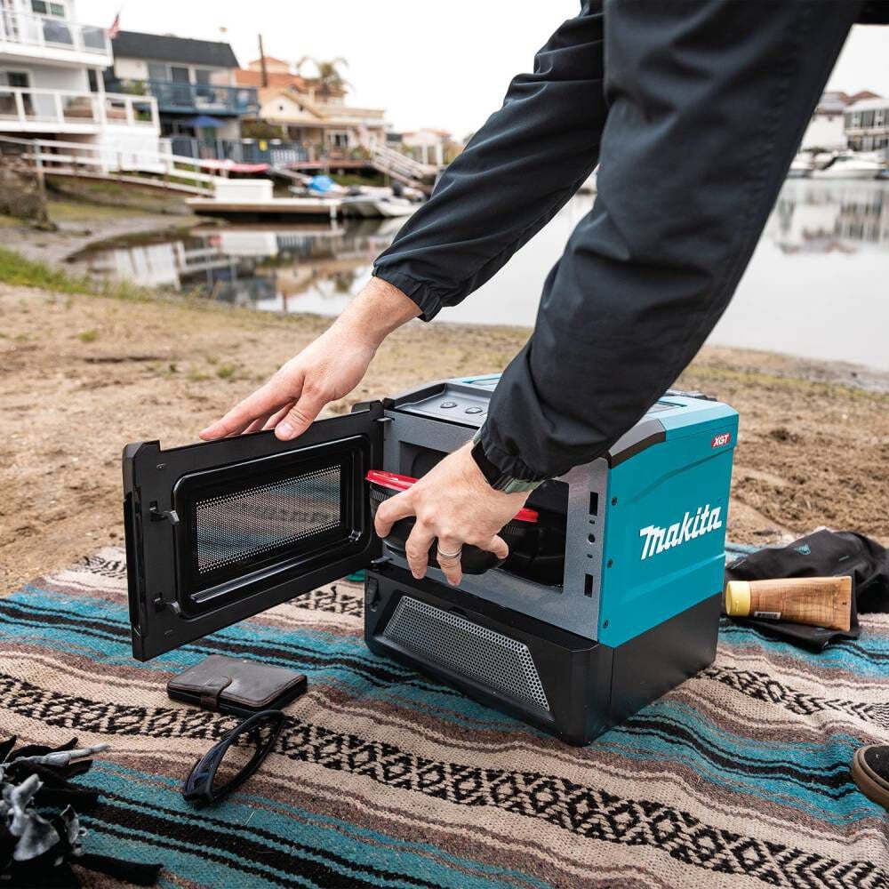 Makita 40V max XGT Microwave (Bare Tool) MW001GZ - Acme Tools