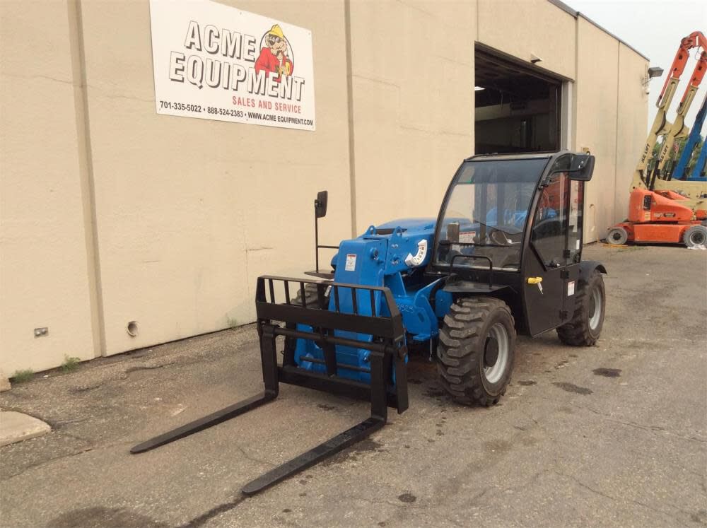 Genie 5500 LB. Capacity - 19 Ft. Reach Telehandler with Heated Cab and ...