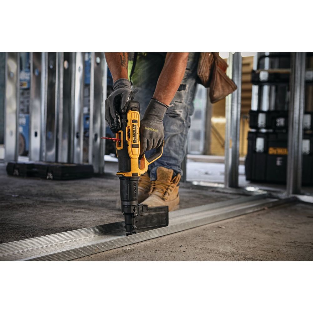 DEWALT Fully-Automatic .27 Caliber Powder-Actuated Tool Kit DFD270MK ...