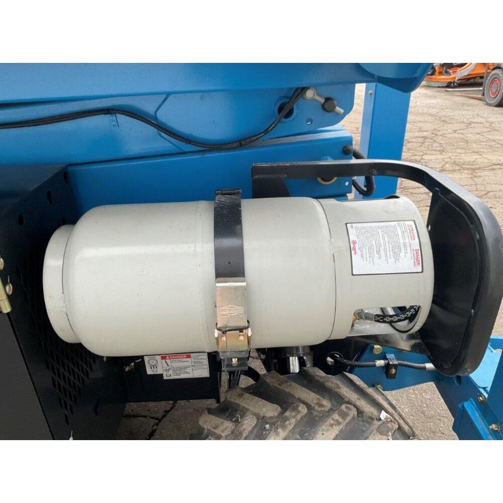 Genie 26ft Dual Fuel Rough Terrain Scissor Lift GS-2669 RT from Genie ...