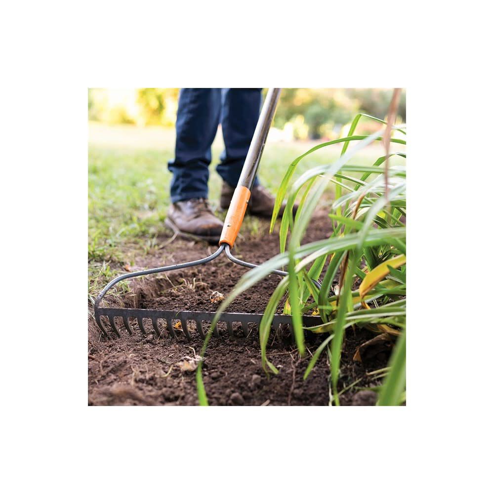 Fiskars 16 Tine Garden Rake with Fiberglass Handle 395110-1001 - Acme Tools
