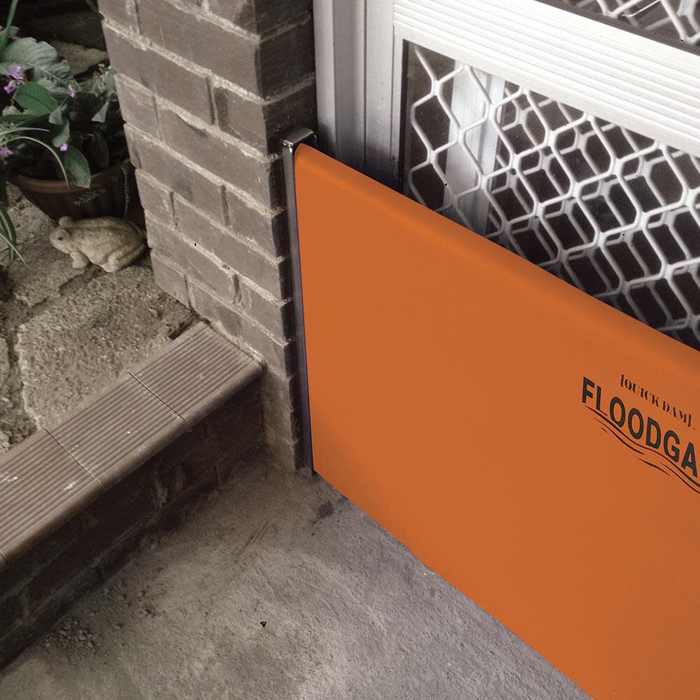Quick Dam Expanding Doorway Flood Barrier Fits 30 In To 35 In Qdfg30