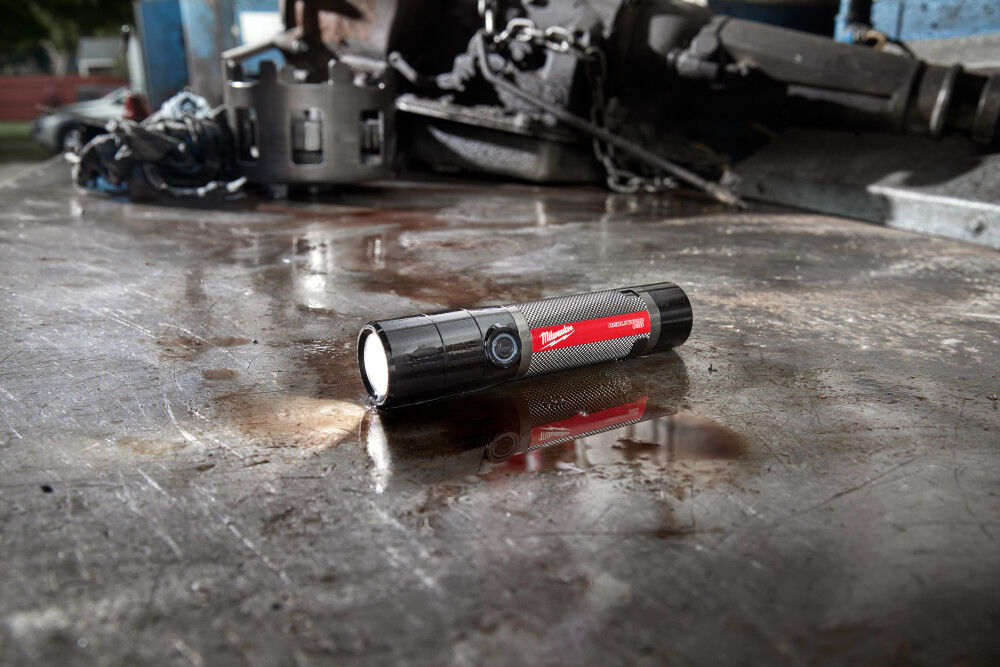 Milwaukee USB Rechargeable 800 Lumens Compact Flashlight Kit 2160-21 ...