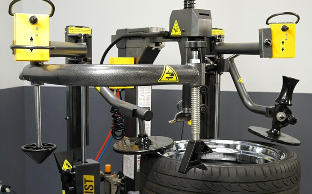 Ranger R80EX Tire Changer Tilt Back Dual Tower Assist 34in Clamping ...