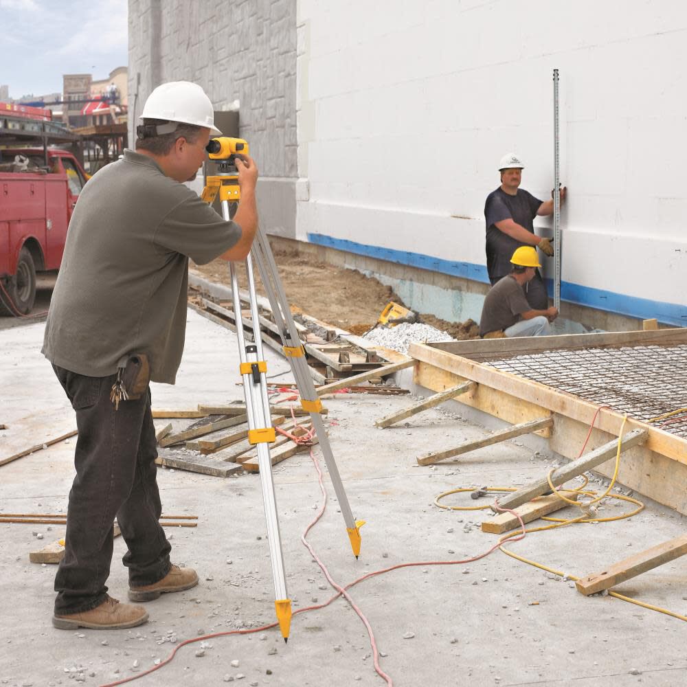 DEWALT 26x Magnification Auto Level Package DW096PK - Acme Tools