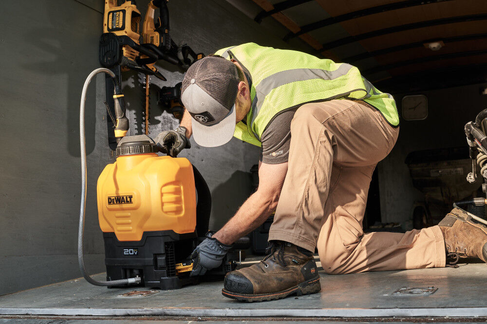 DEWALT 20V Backpack Sprayer Kit 4 Gallon DXSP190681 - Acme Tools