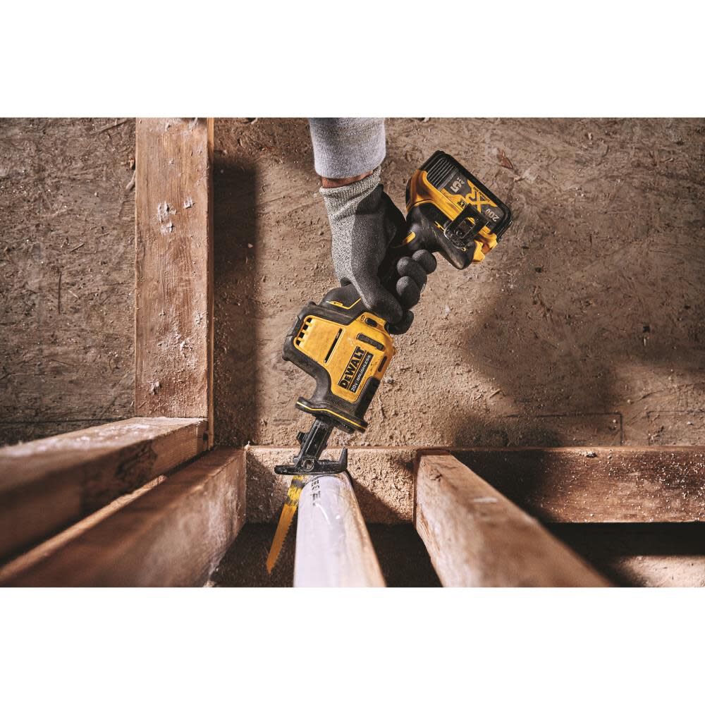 DEWALT ATOMIC 20V MAX Cordless One-Handed Reciprocating Saw Kit ...