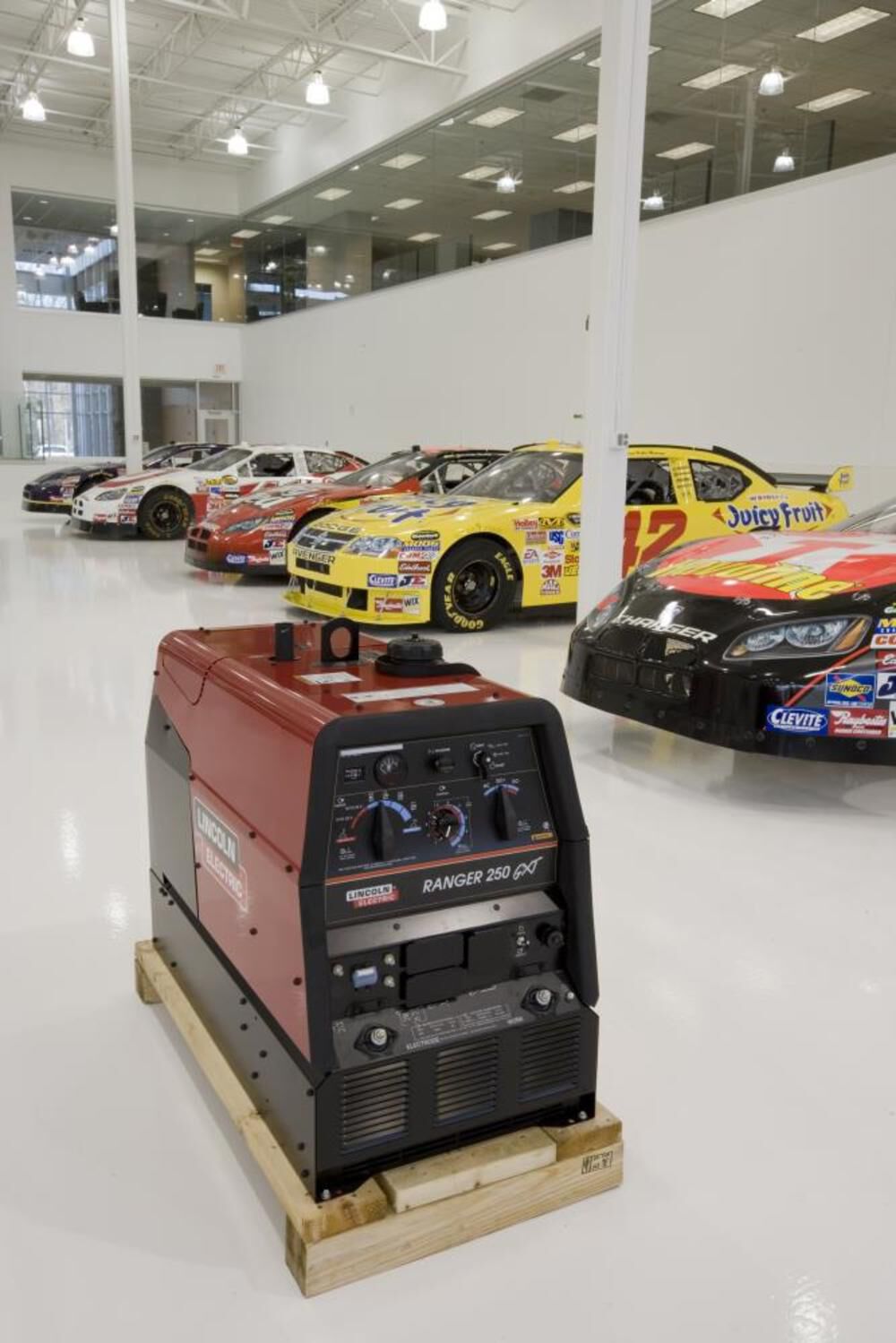 Lincoln Electric Ranger 250 GTX K2382-4 - Acme Tools