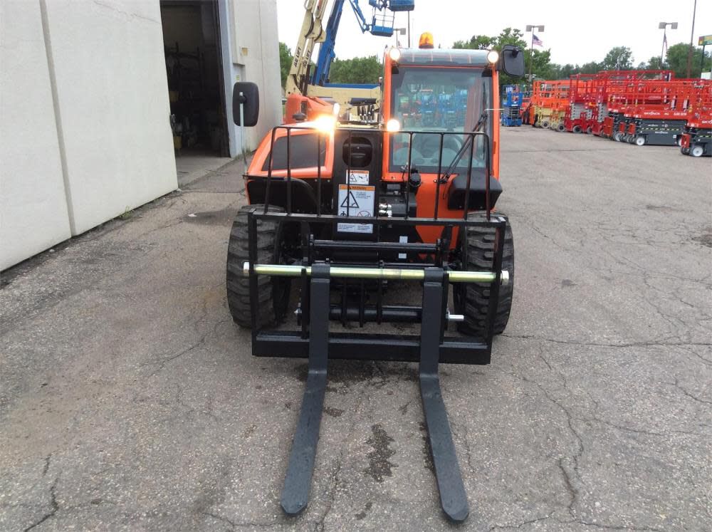 JLG G5 18 Ft. 5500 lb Telehandler with Cab and Heater G5-18A-P4 - Acme ...