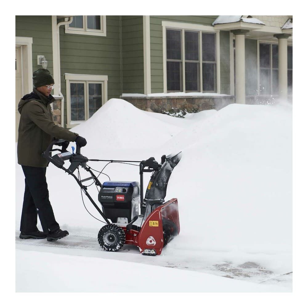 Toro SnowMaster 60V 24in Snow Blower Kit with 10Ah Battery & 2A Charger ...