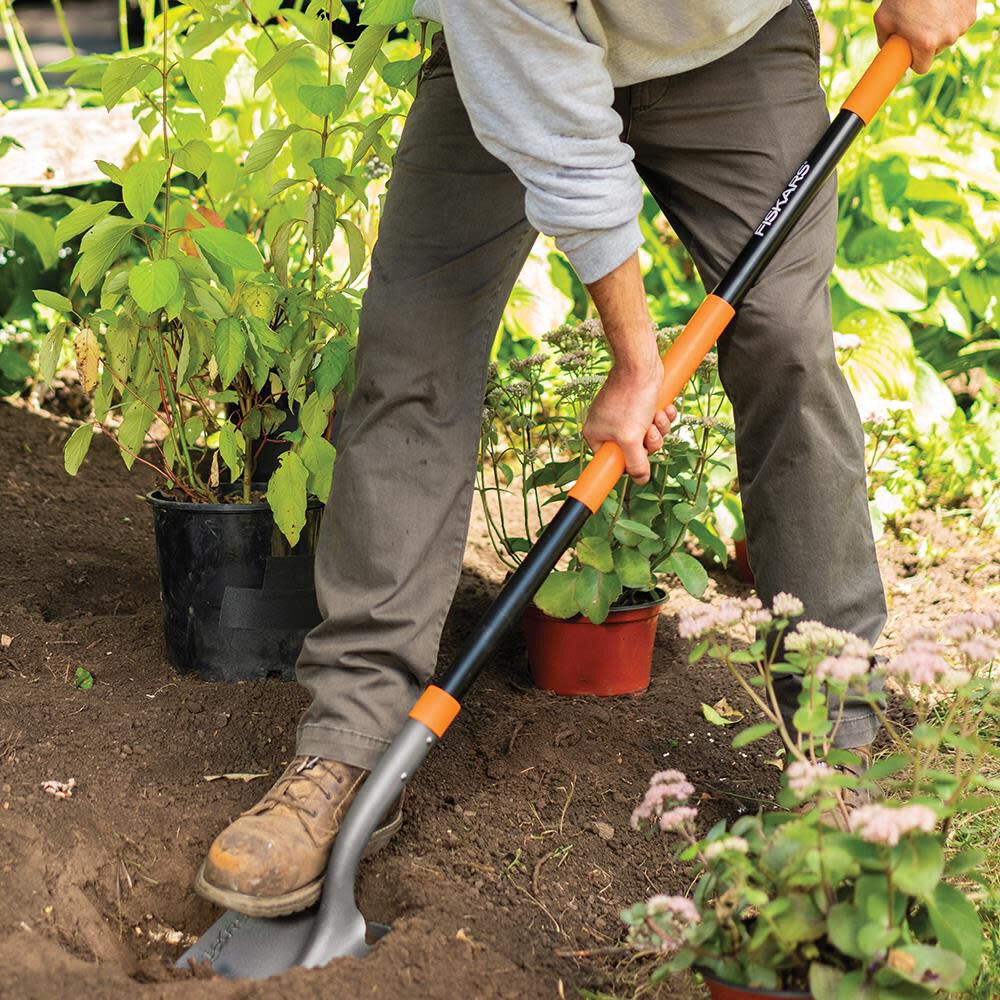 Fiskars Fiberglass Digging Shovel 395140-1001 from Fiskars - Acme Tools