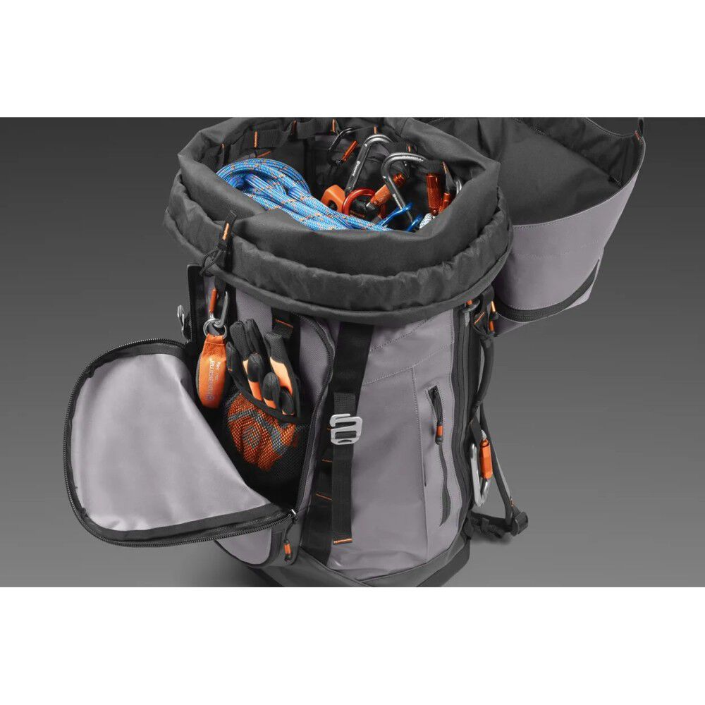 Husqvarna 36 cm x 75 cm 70 L 900 Denier Arborist Gear Backpack 534 10 ...