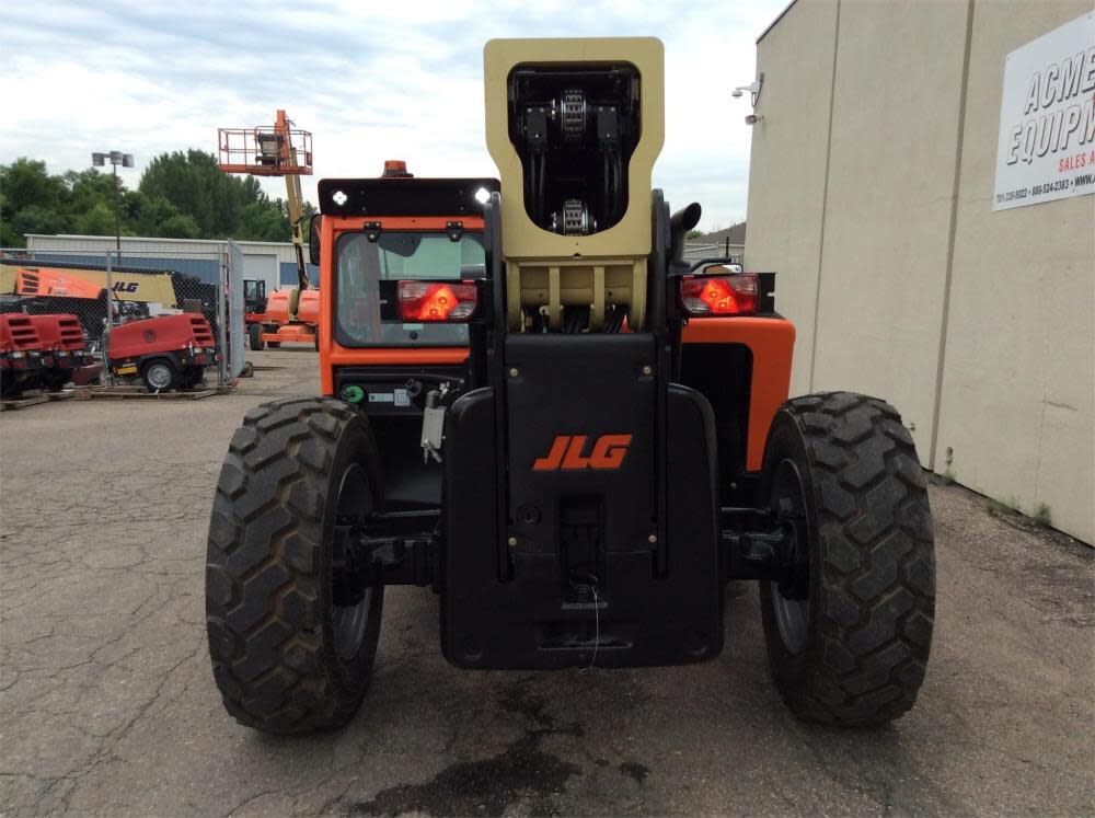 JLG 10000 lb / 55 ft Telehandler w. Cab and Heat 1055-P4 - Acme Tools