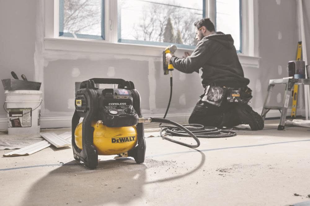 DEWALT 20V MAX Air Compressor 2-1/2 Gallon Brushless Cordless Kit ...