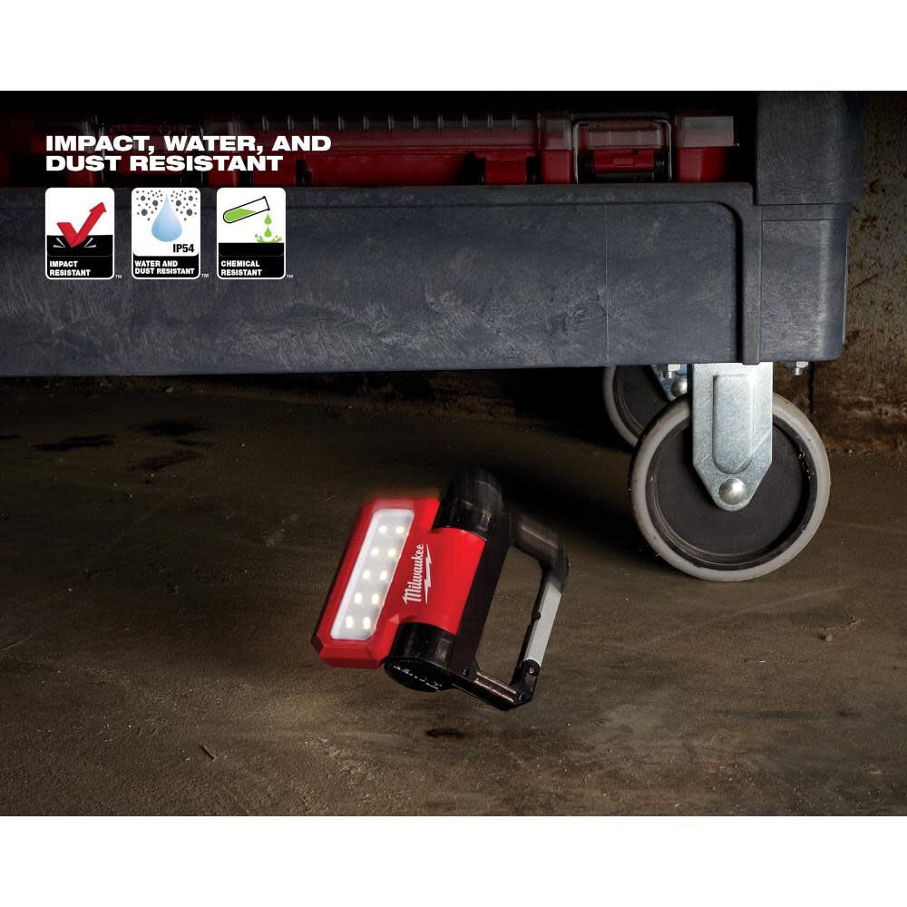 Milwaukee USB Rechargeable Rover Pivoting LED Flood Light 2114-21 ...