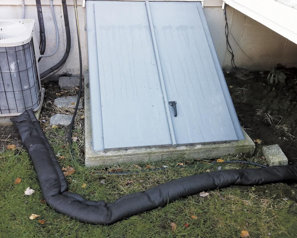 Quick Dam Grab and Go Flood Kit Includes 10- 5ft Flood Barriers in ...