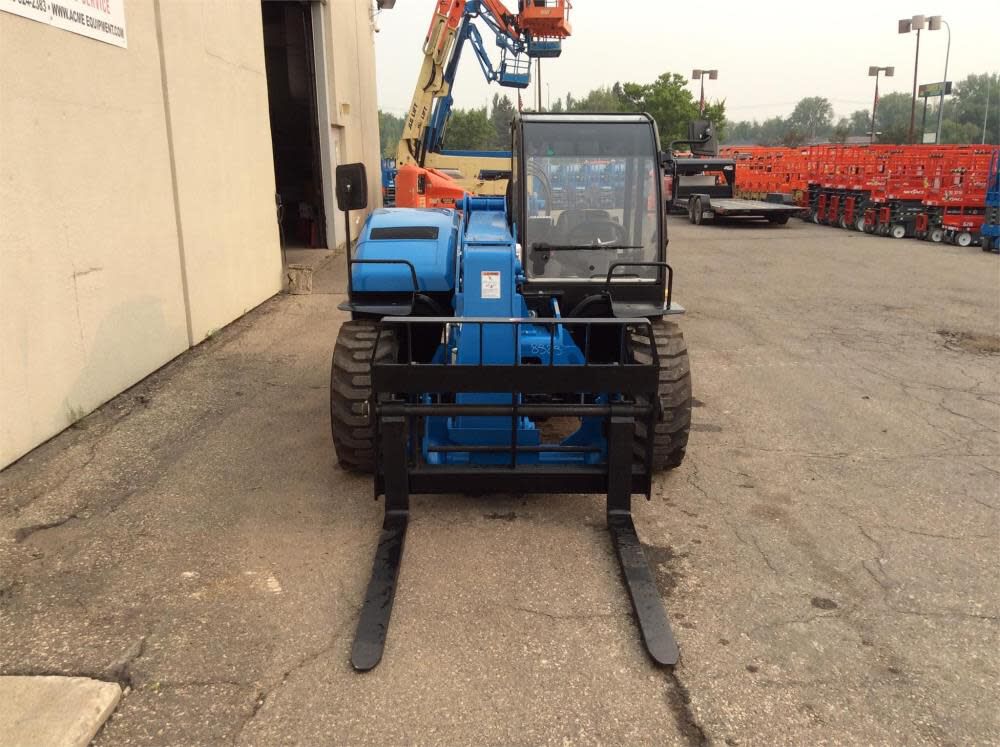 Genie 5500 LB. Capacity - 19 Ft. Reach Telehandler with Heated Cab and ...