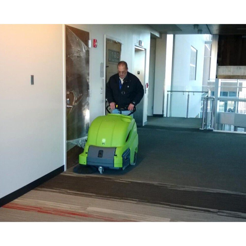 IPC Eagle 512 Walk Behind Vacuum Sweeper 28 in 13 Gallon Battery ...