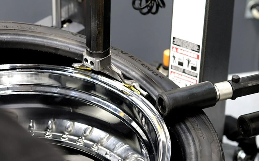 Ranger R80EX Tire Changer Tilt Back Dual Tower Assist 34in Clamping ...