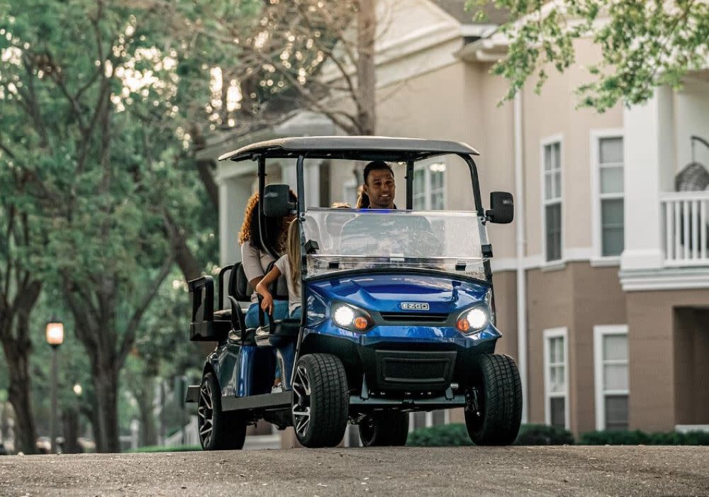 E-Z-GO EZ-GO Express S6 4+2 Passenger Black Gas Golf Cart 10013564-BLK ...