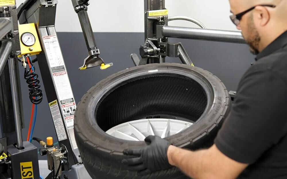 Ranger R80EX Tire Changer Tilt Back Dual Tower Assist 34in Clamping ...