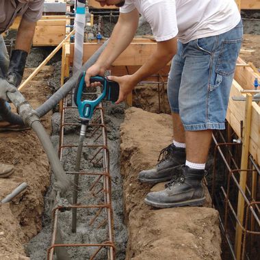 Makita 18V LXT Lithium-Ion Cordless 8 Ft. Concrete Vibrator Kit (5.0Ah ...
