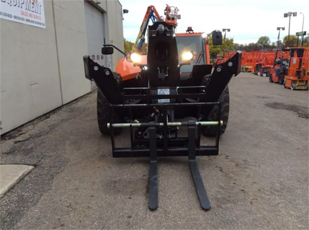 JLG 10000 lb / 55 ft Telehandler w. Cab and Heat 1055-P4 - Acme Tools