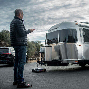 Trailer Valet RVR9 9000 lbs Remote Controlled Trailer Mover TVRVR9 ...