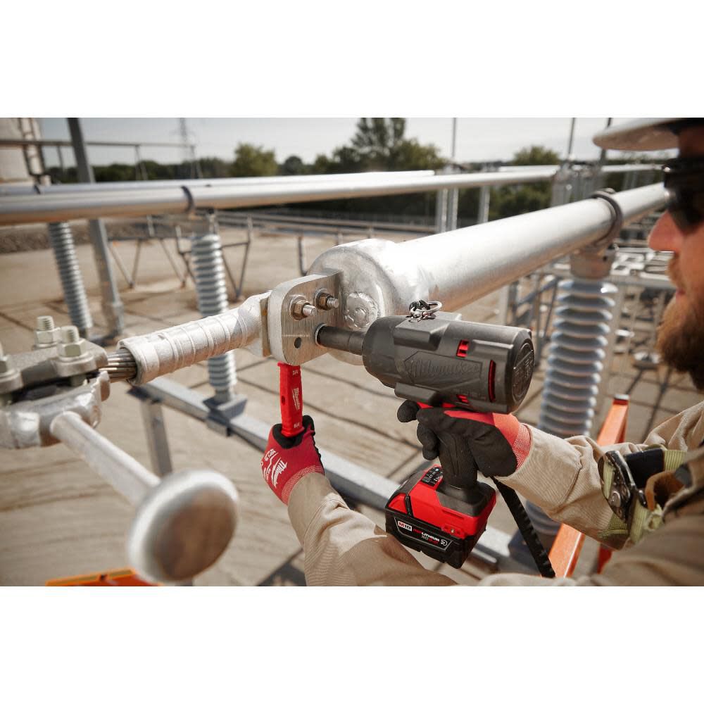 Milwaukee M18 FUEL 1/2in High Torque Impact Wrench with Protective Boot ...