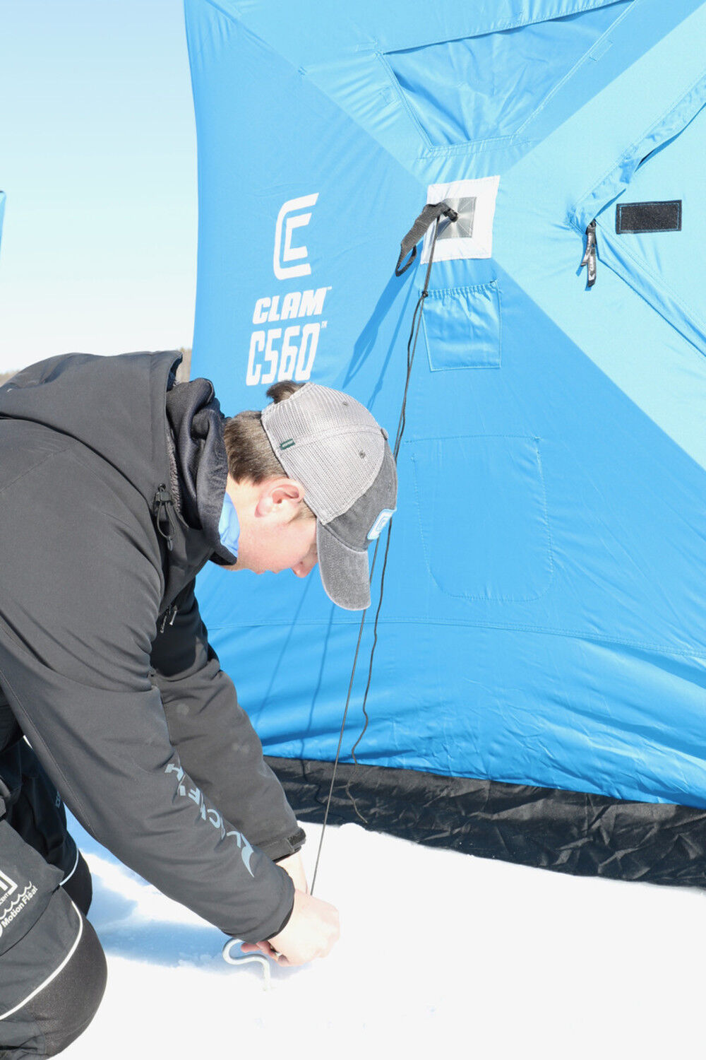 Clam Outdoors C-560 Thermal Hub Shelter 114477 - Acme Tools