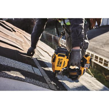 DEWALT 20V MAX 15 Cordless Coil Roofing Nailer (Bare Tool) DCN45RNB ...