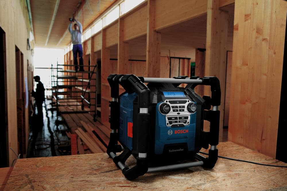 Bosch 18V Jobsite Radio with Bluetooth 5.0 & Power Station (Bare Tool ...