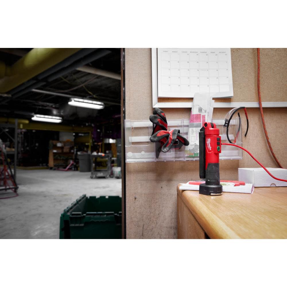 Milwaukee REDLITHIUM USB Stick Light with Magnet 2128-21 - Acme Tools