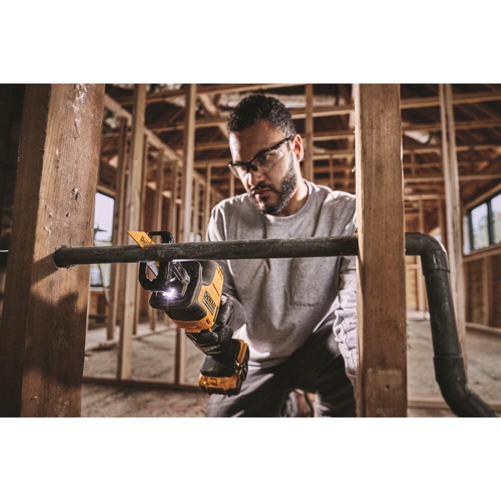 DEWALT ATOMIC 20V MAX Cordless One-Handed Reciprocating Saw Kit ...