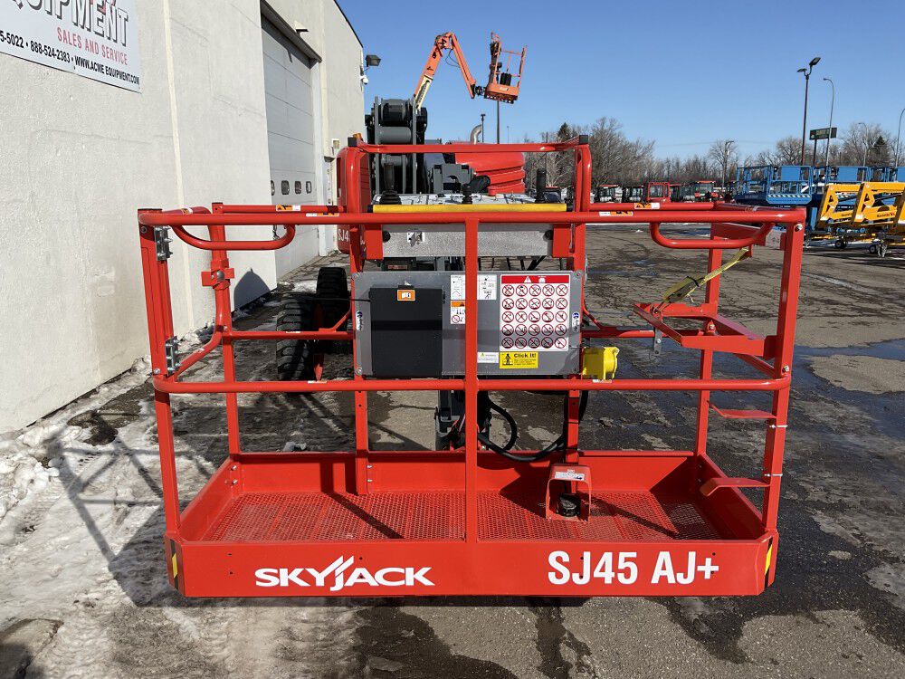 Skyjack 660 Lbs 45 Ft. 24.8HP Diesel-Powered Articulating Boom Lift ...