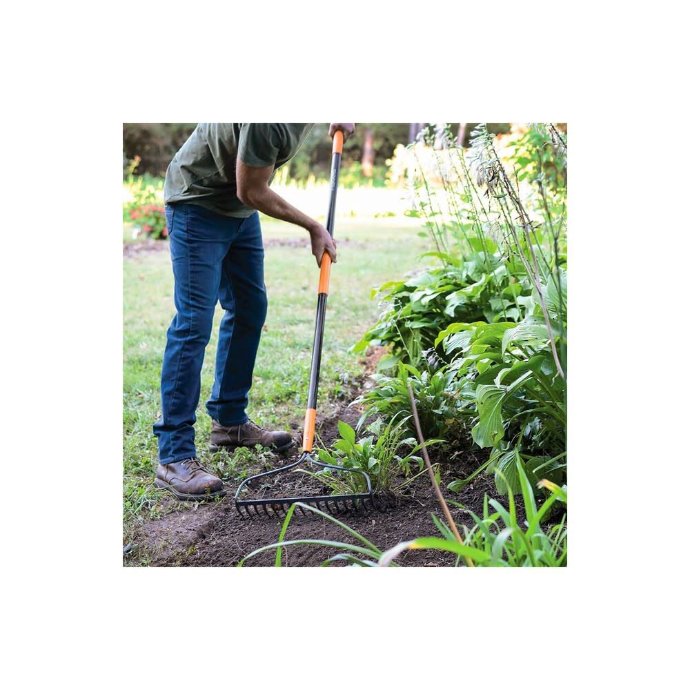 Fiskars 16 Tine Garden Rake with Fiberglass Handle 395110-1001 - Acme Tools