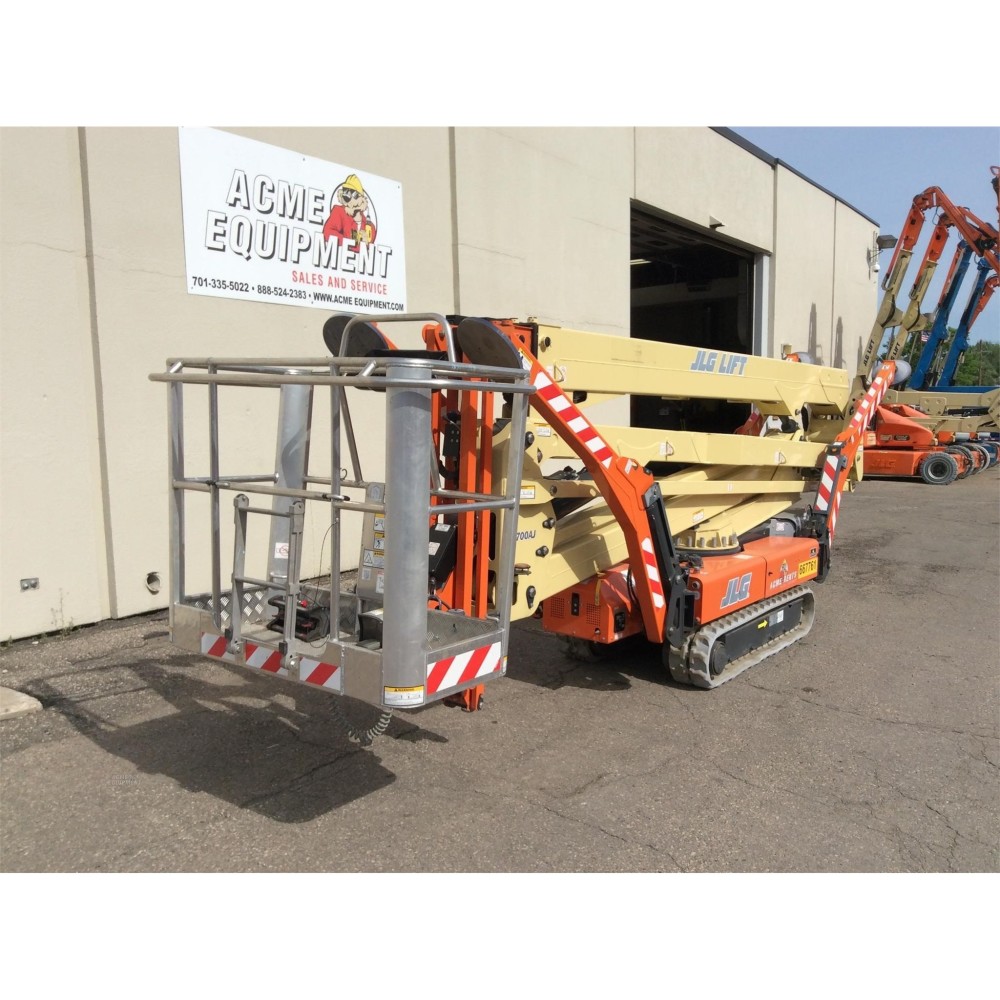 JLG X700AJ 70ft Tracked Articulating Boom Lift - Used 2012 X700AJ ...